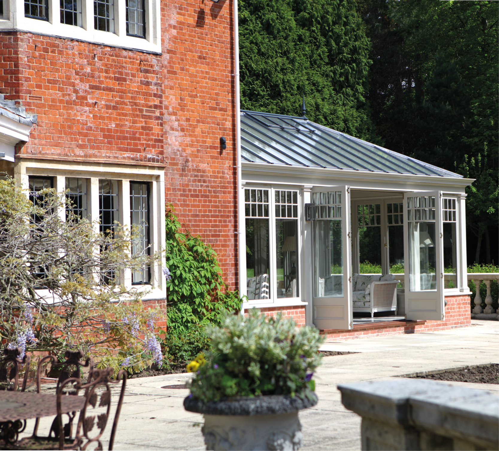 Replacement of a a draughty 1990s conservatory that complements the ...
